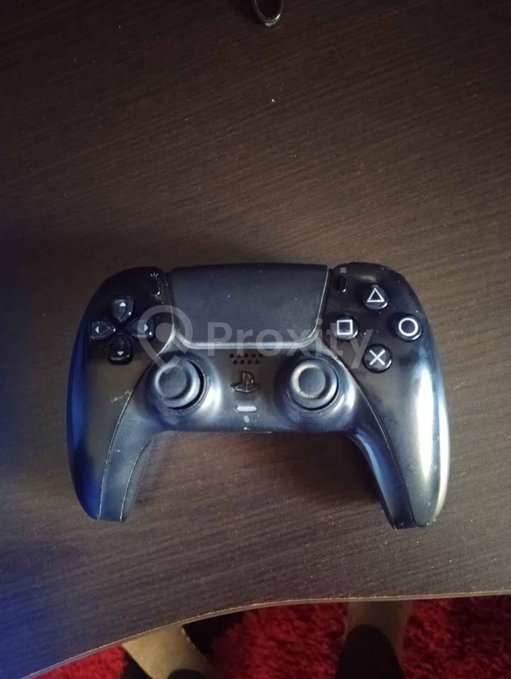 PlayStation 5 version CD avec 2 manettes + 2 jeux – Tunis | Proxity.tn